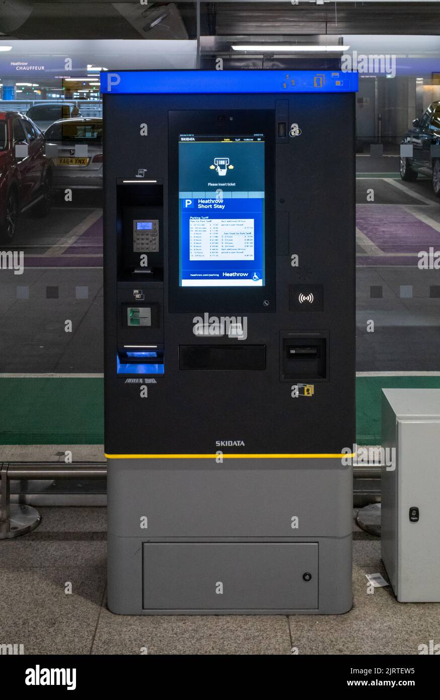 Short term parking hi-res stock photography and images - Alamy