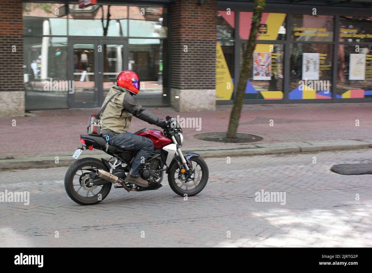 Person motorbike hi-res stock photography and images - Alamy
