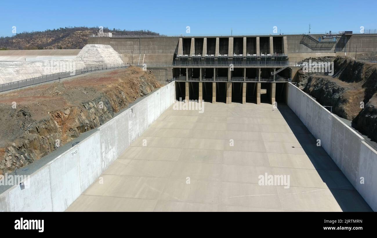 Oroville Dam during California's severe drought Stock Photo - Alamy