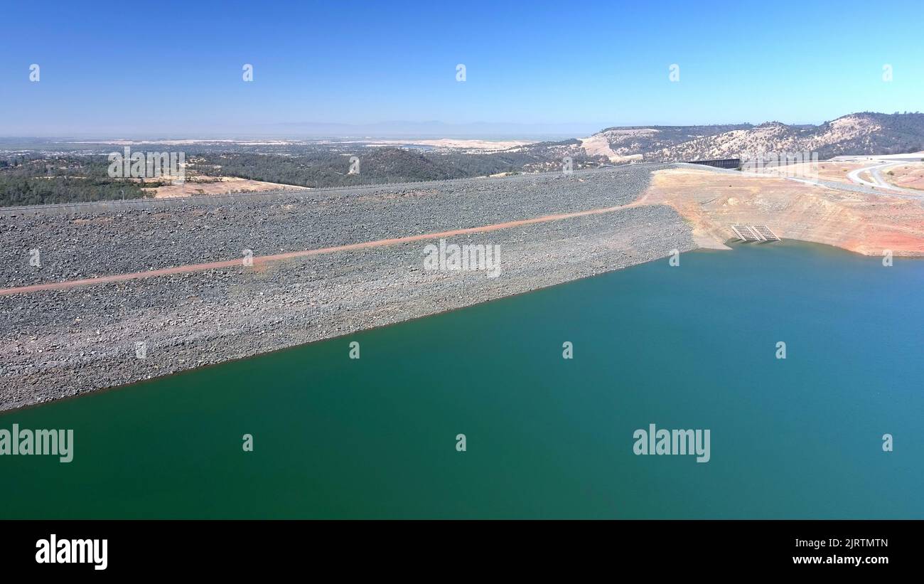 Oroville Dam during California's severe drought Stock Photo - Alamy