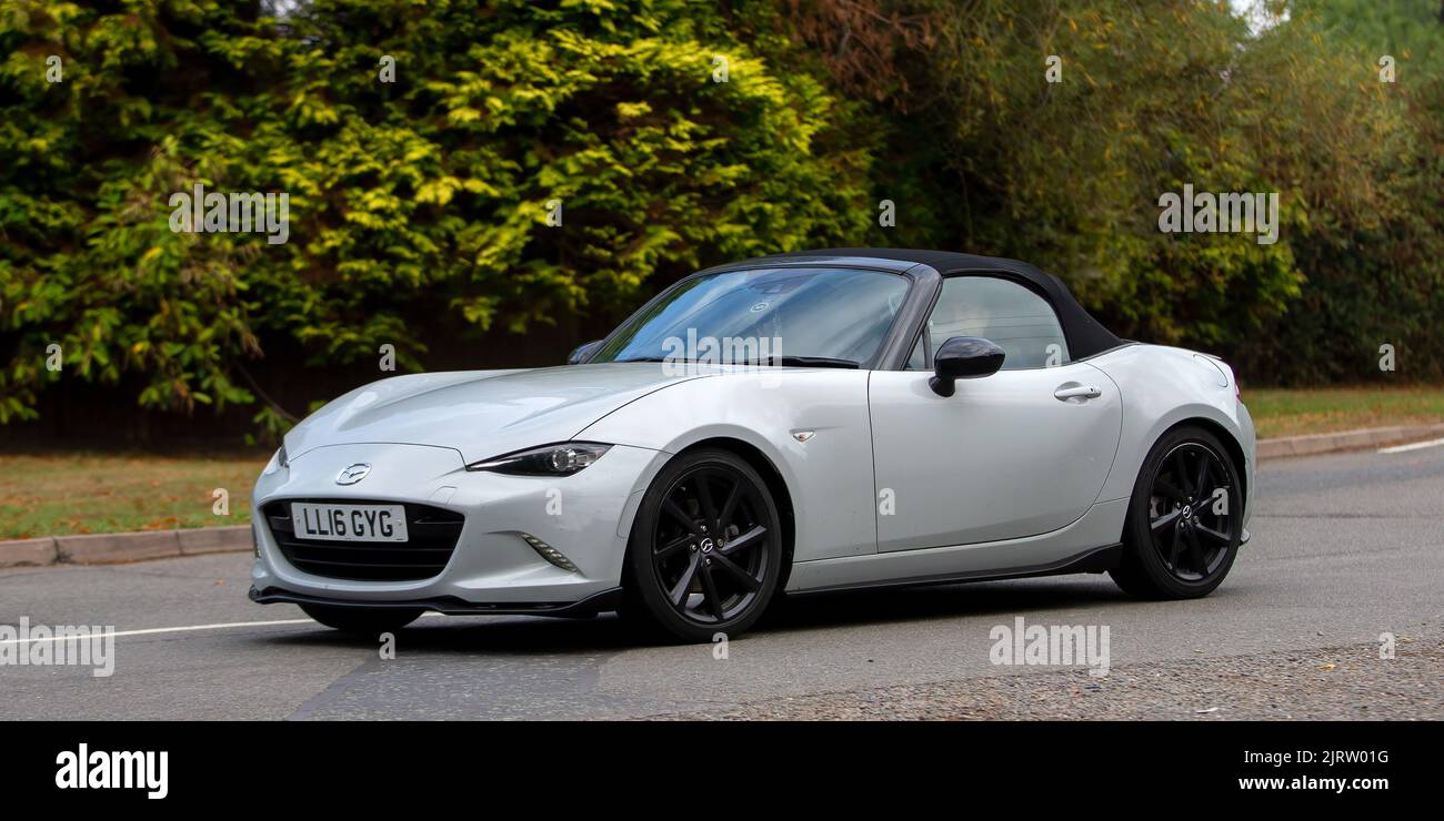 2016 silver Mazda MX-5 2.0 Stock Photo - Alamy