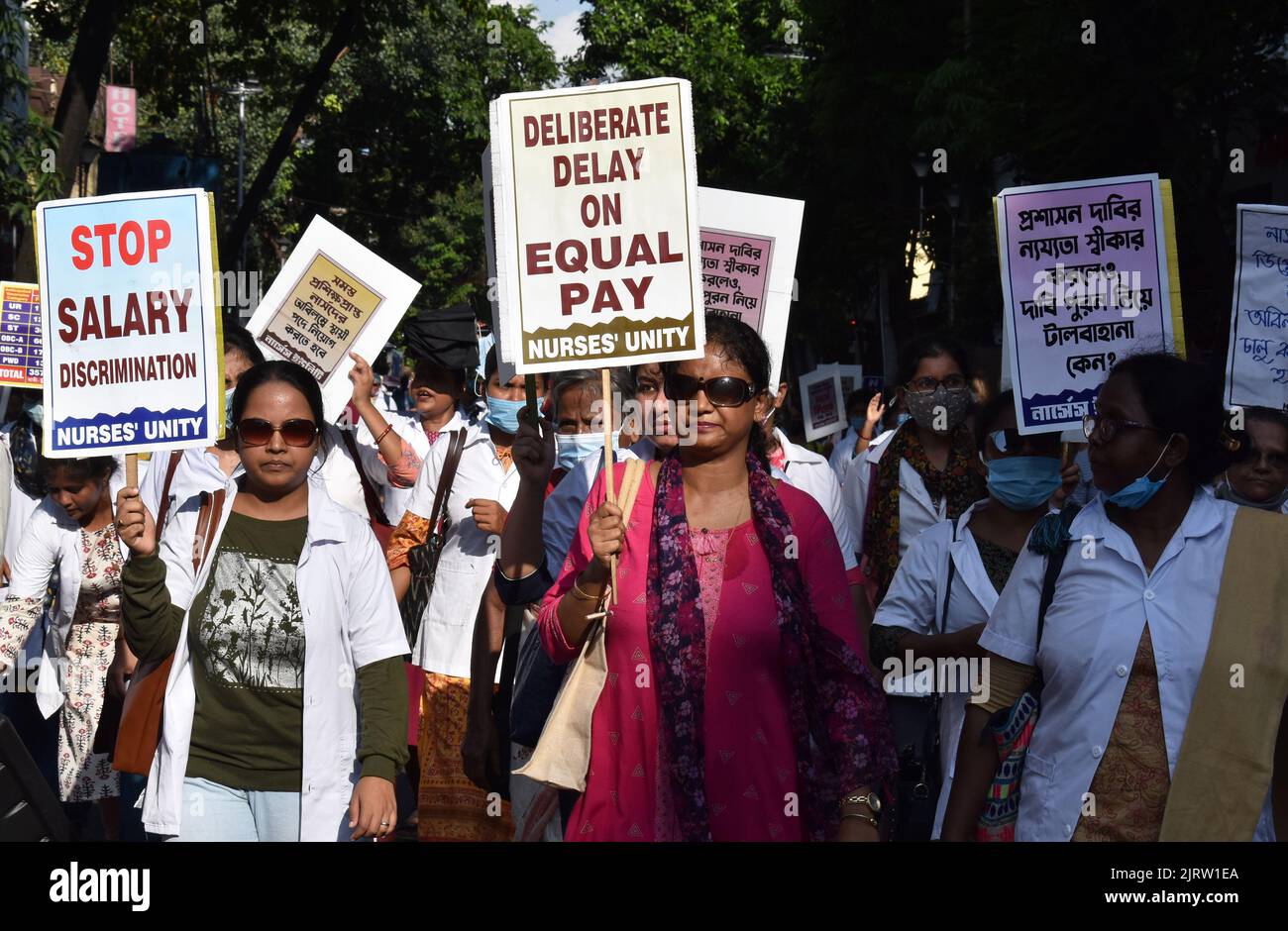 Nursing staffs hi-res stock photography and images - Alamy