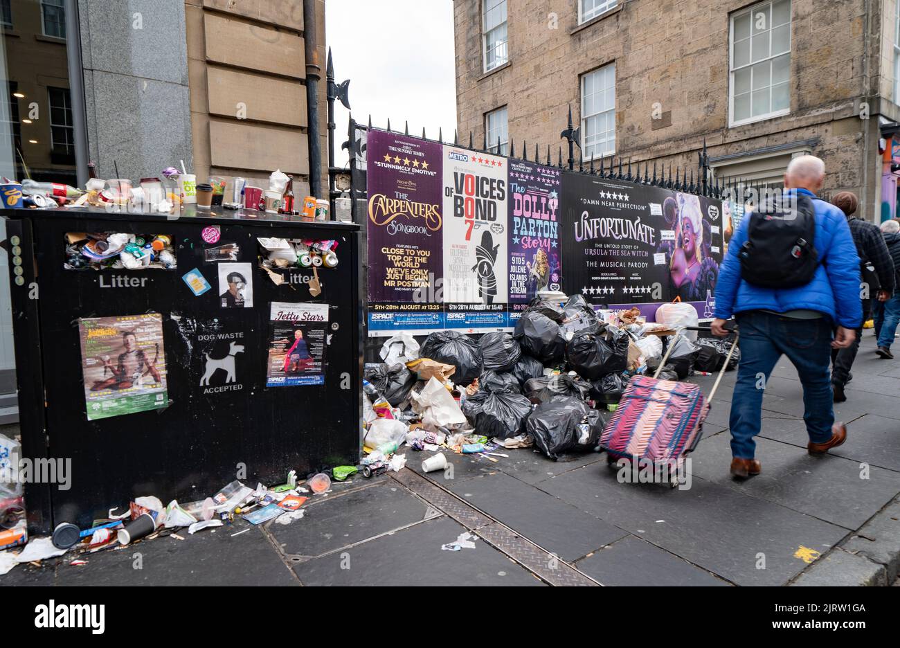 Binmen strikes hi-res stock photography and images - Alamy