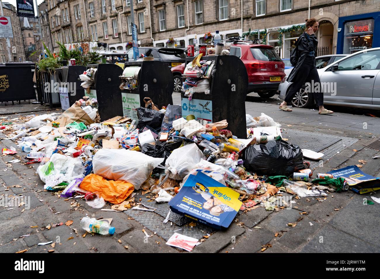 Binmen strikes hi-res stock photography and images - Alamy