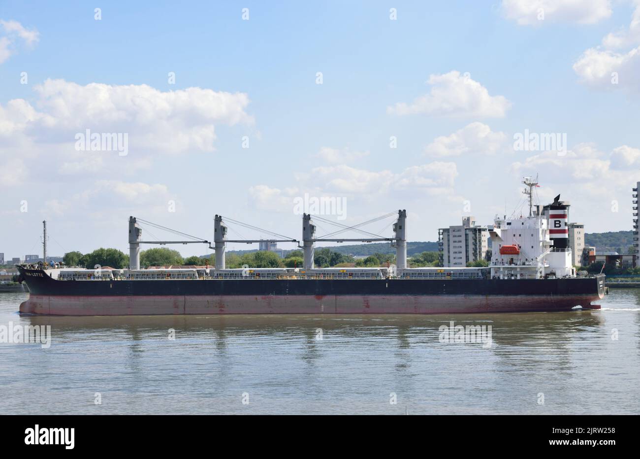 Bulk Carrier INA LOTTE departing London after unloading a cargo of cane ...