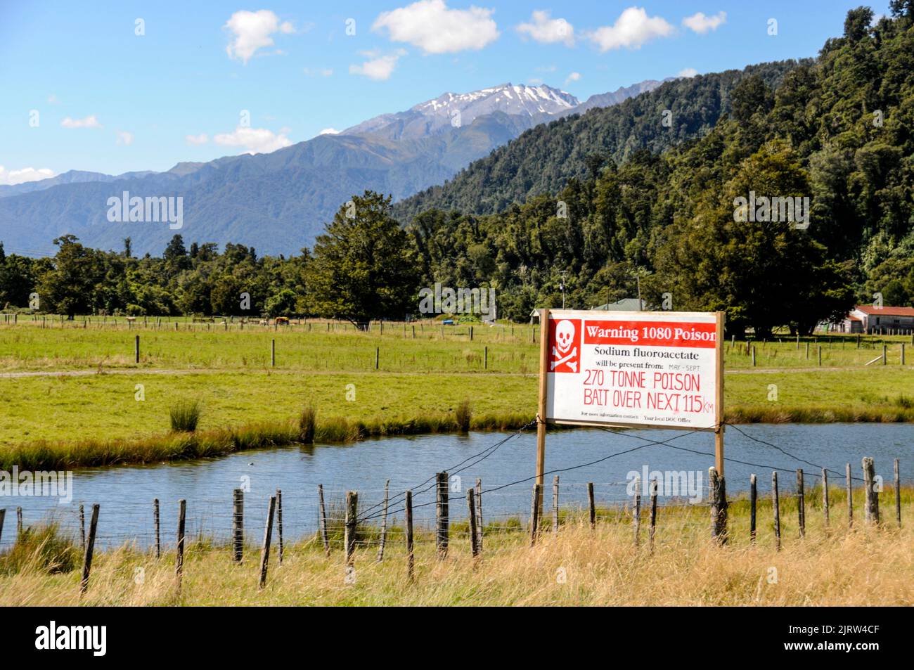 1080 poison sign hi-res stock photography and images - Alamy