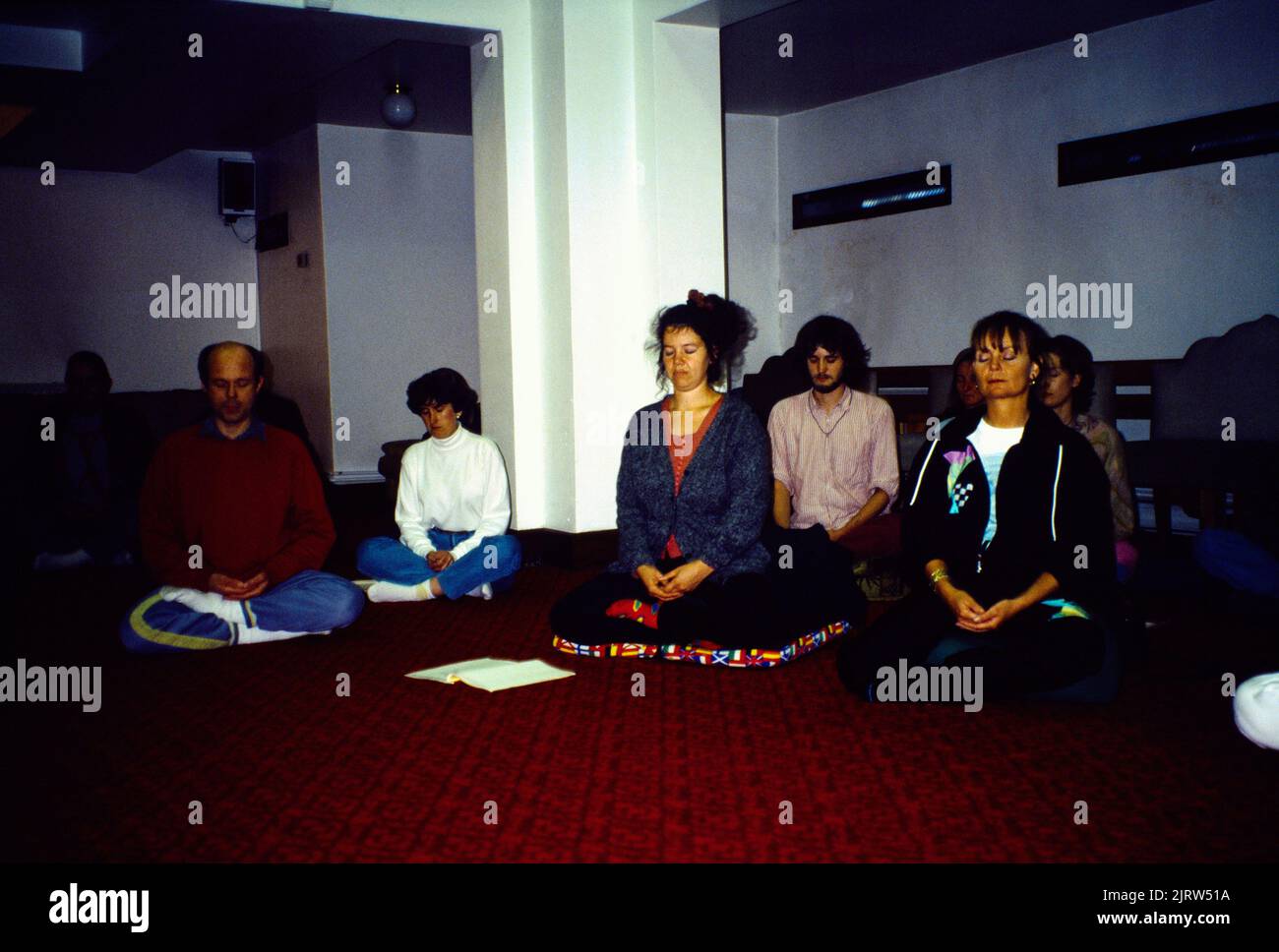 Buddhist Wat Buddhapadipa Meditating Class Wimbledon England Stock ...