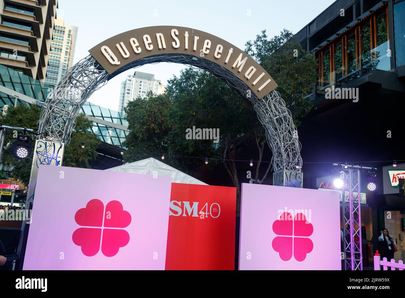 Queen street mall arch hi-res stock photography and images - Alamy