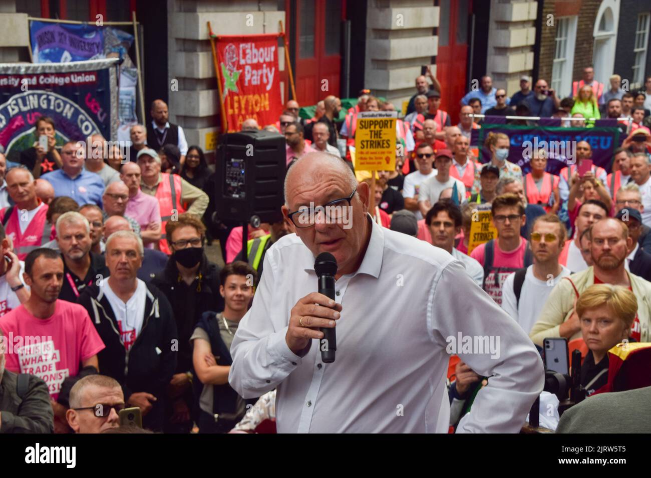 London, UK. 26th August 2022. CWU general secretary DAVE WARD speaks ...