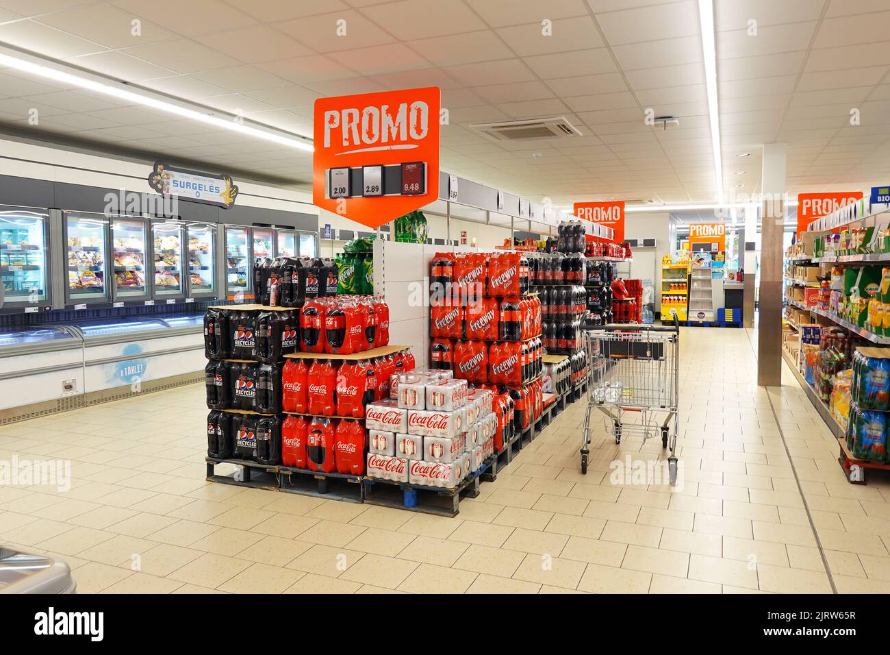 Interior of a Lidl Supermarket Stock Photo - Alamy