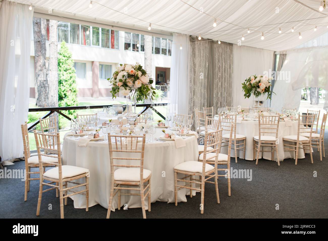 Served tables hi-res stock photography and images - Alamy