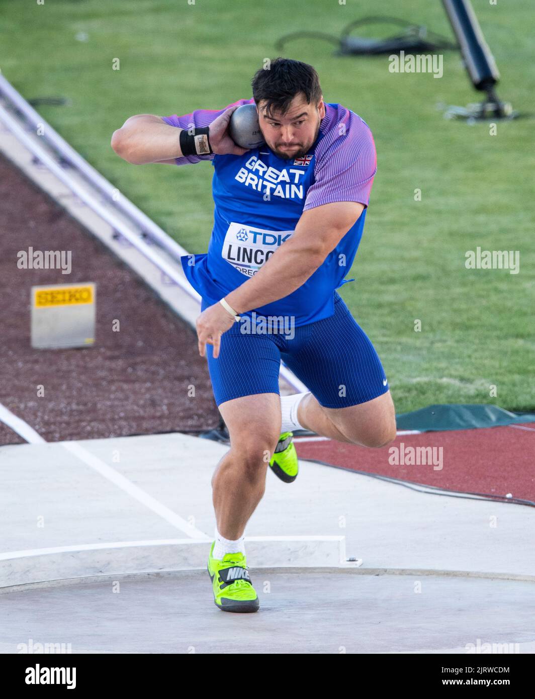 Scott Lincoln of GB&NI competing in the men’s shot put heats at the ...