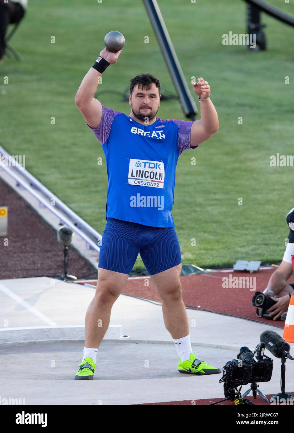 Scott Lincoln of GB&NI competing in the men’s shot put heats at the ...