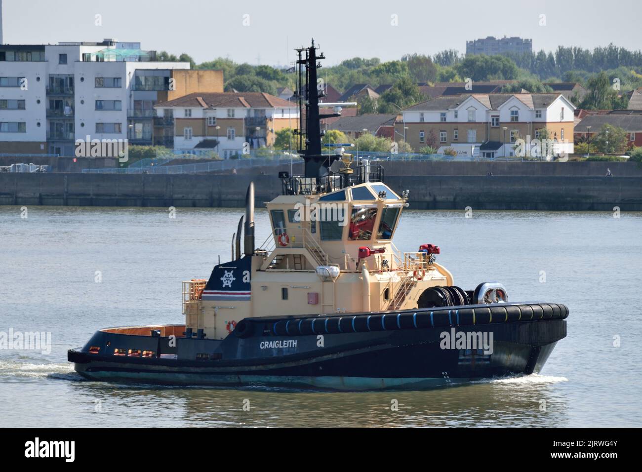 Tug CRAIGLEITH operated by Forth Ports but on loan to Boluda Towage ...