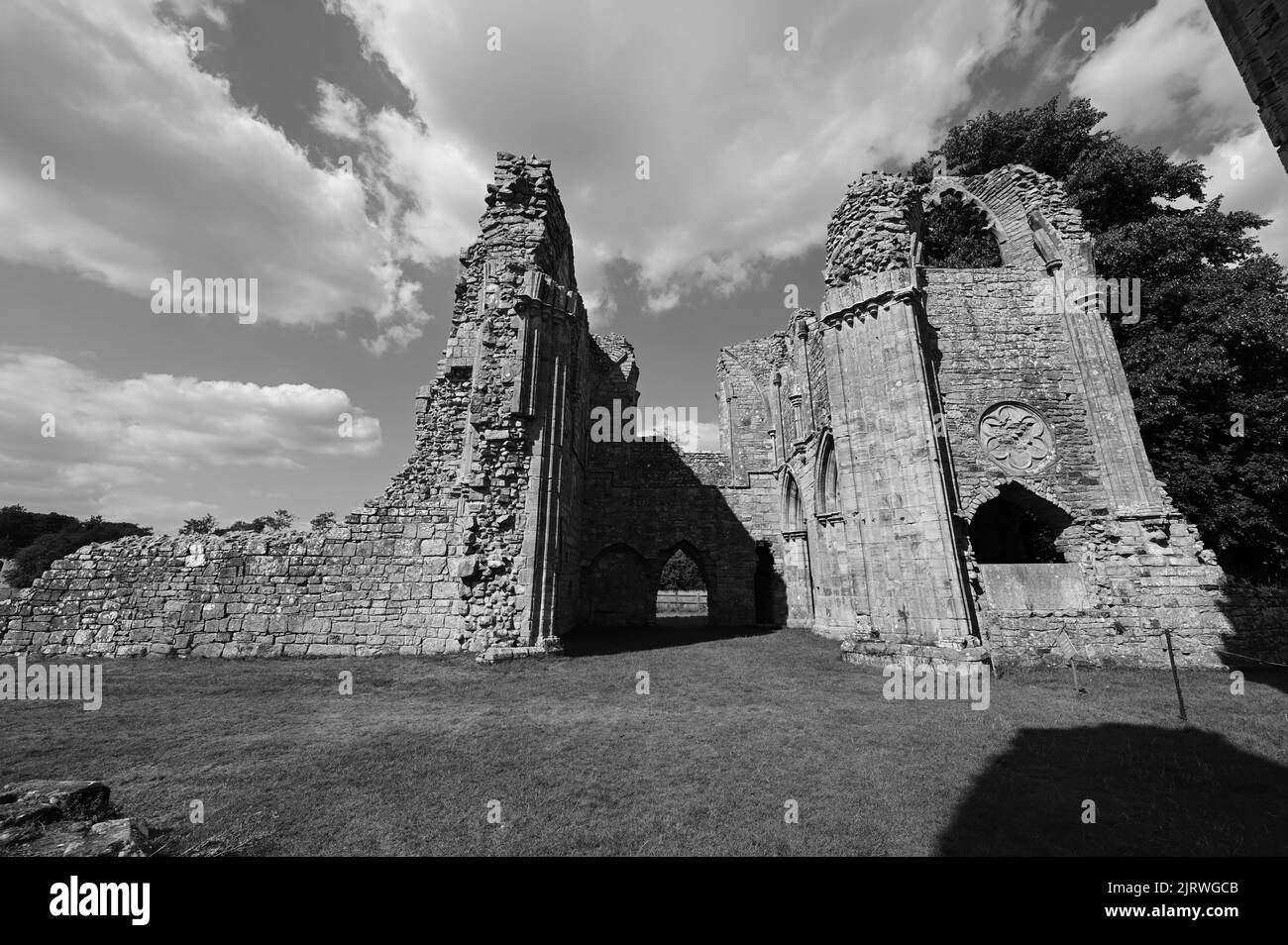 Bayham Old Abbey at Lamberhurst in kent Stock Photo - Alamy