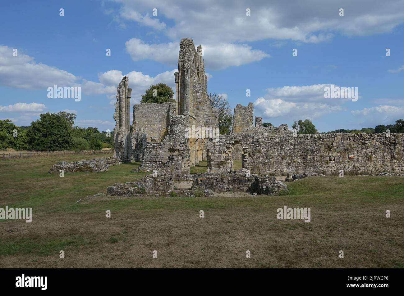 Bayham Old Abbey at Lamberhurst in kent Stock Photo - Alamy