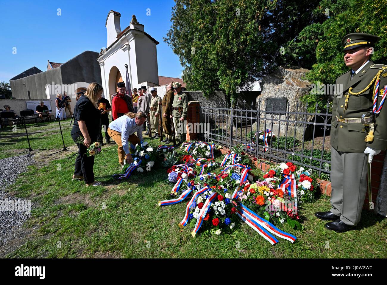 Anti nazi resistance fighter hi-res stock photography and images - Alamy