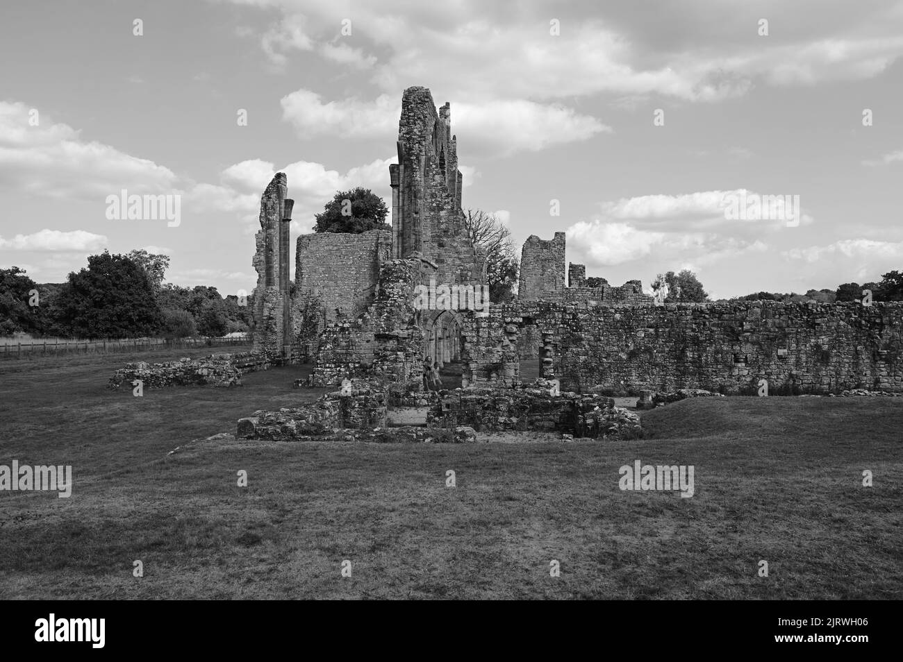 Bayham Old Abbey at Lamberhurst in kent Stock Photo - Alamy