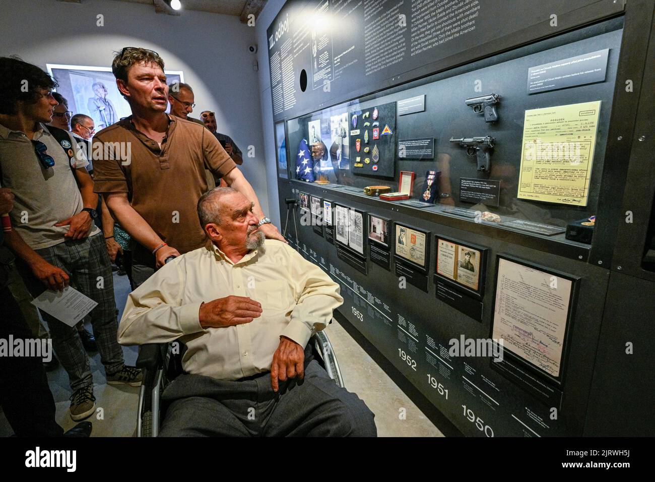 Anti nazi resistance fighter hi-res stock photography and images - Alamy