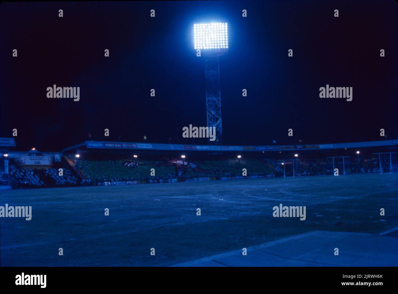 Indian stadium lighting hi-res stock photography and images - Alamy