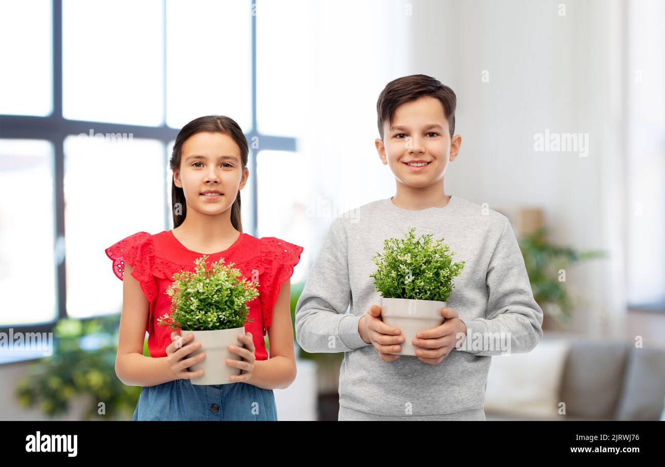 Children with flower hi-res stock photography and images - Alamy