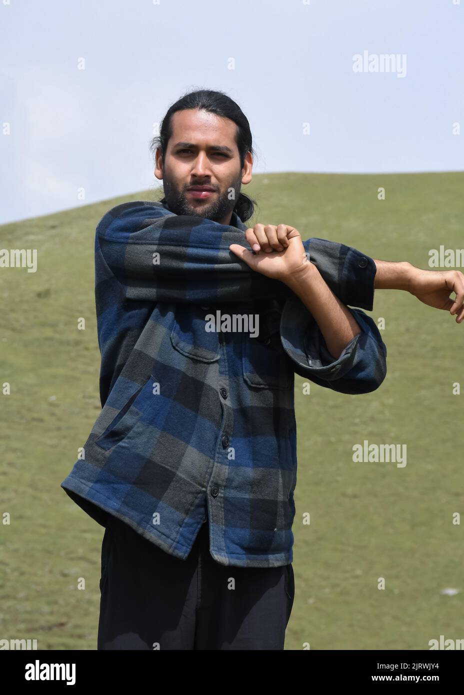 Shoulder cross arm stretch hi-res stock photography and images - Alamy