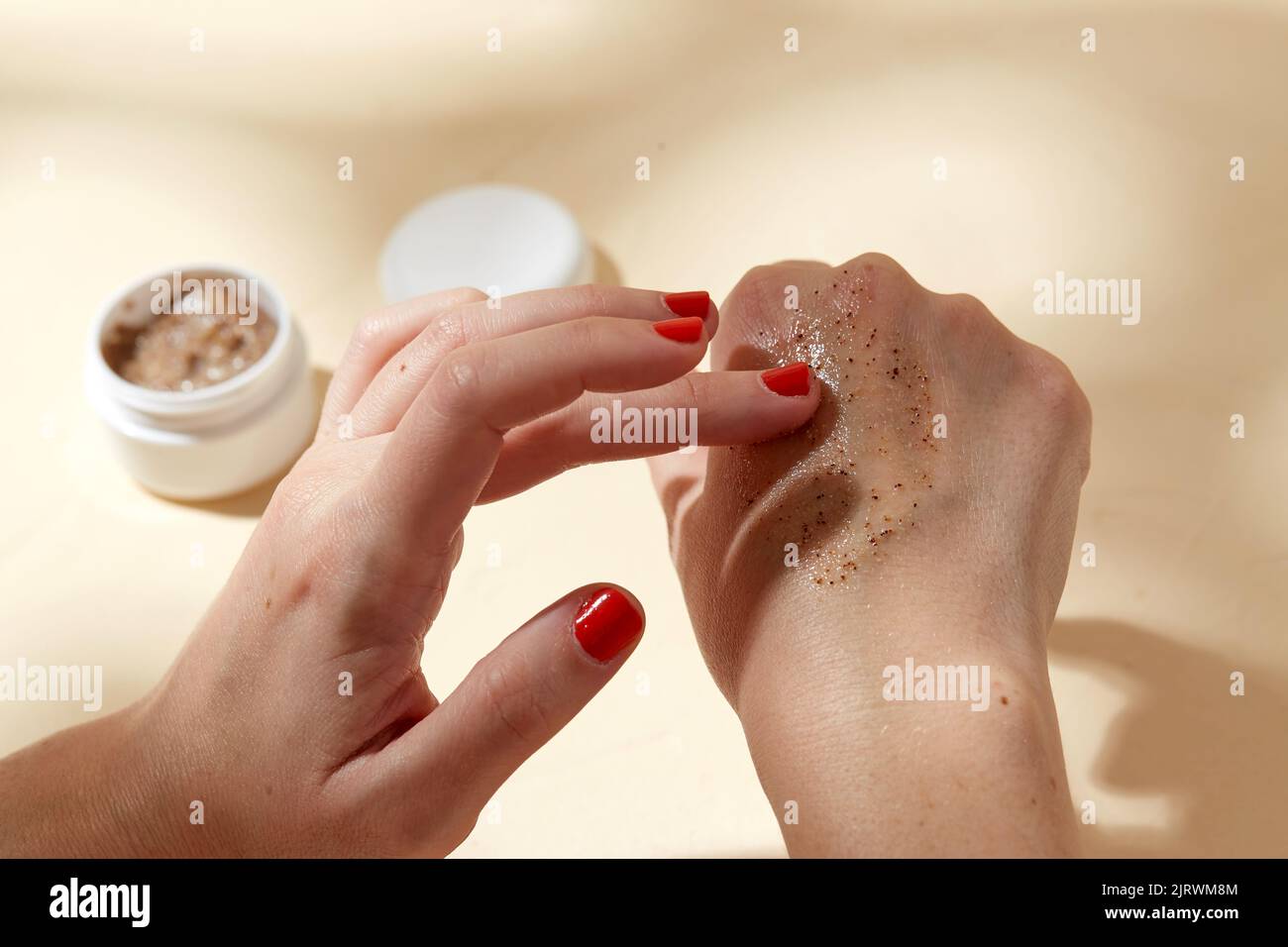 Scrub up hands hi-res stock photography and images - Alamy