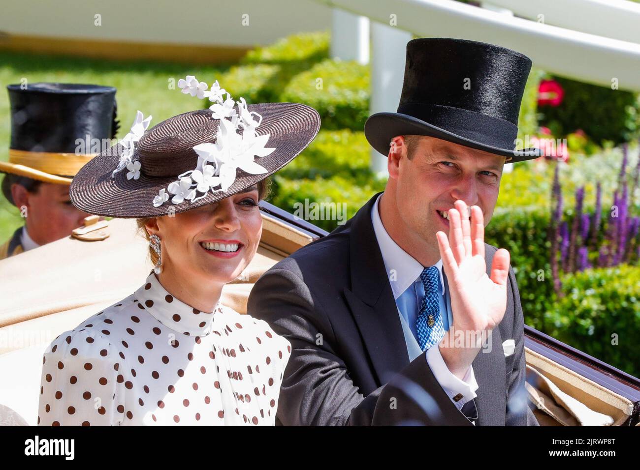 Ascot, UK. 25th Aug, 2022. Kate MIddleton and Prince William attend ...