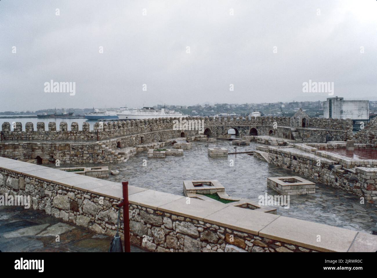 Parapet walls of Koules Fortress, Venetian fort in Heraklion (Iraklion ...