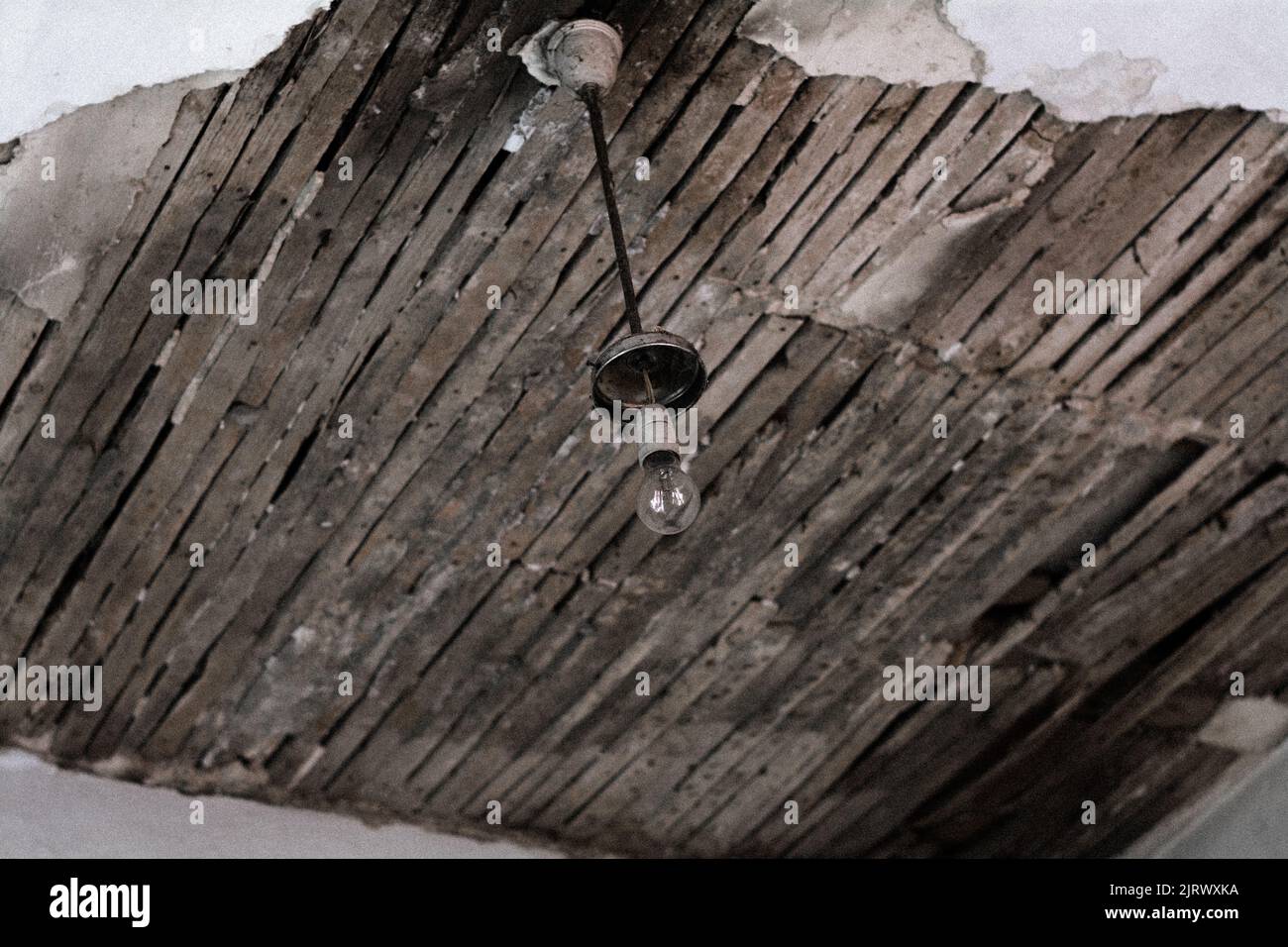 Scary crumbling wooden ceiling hi-res stock photography and images - Alamy