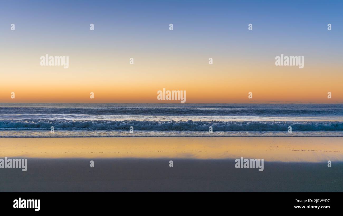 Surfers paradise sunrise hi-res stock photography and images - Alamy