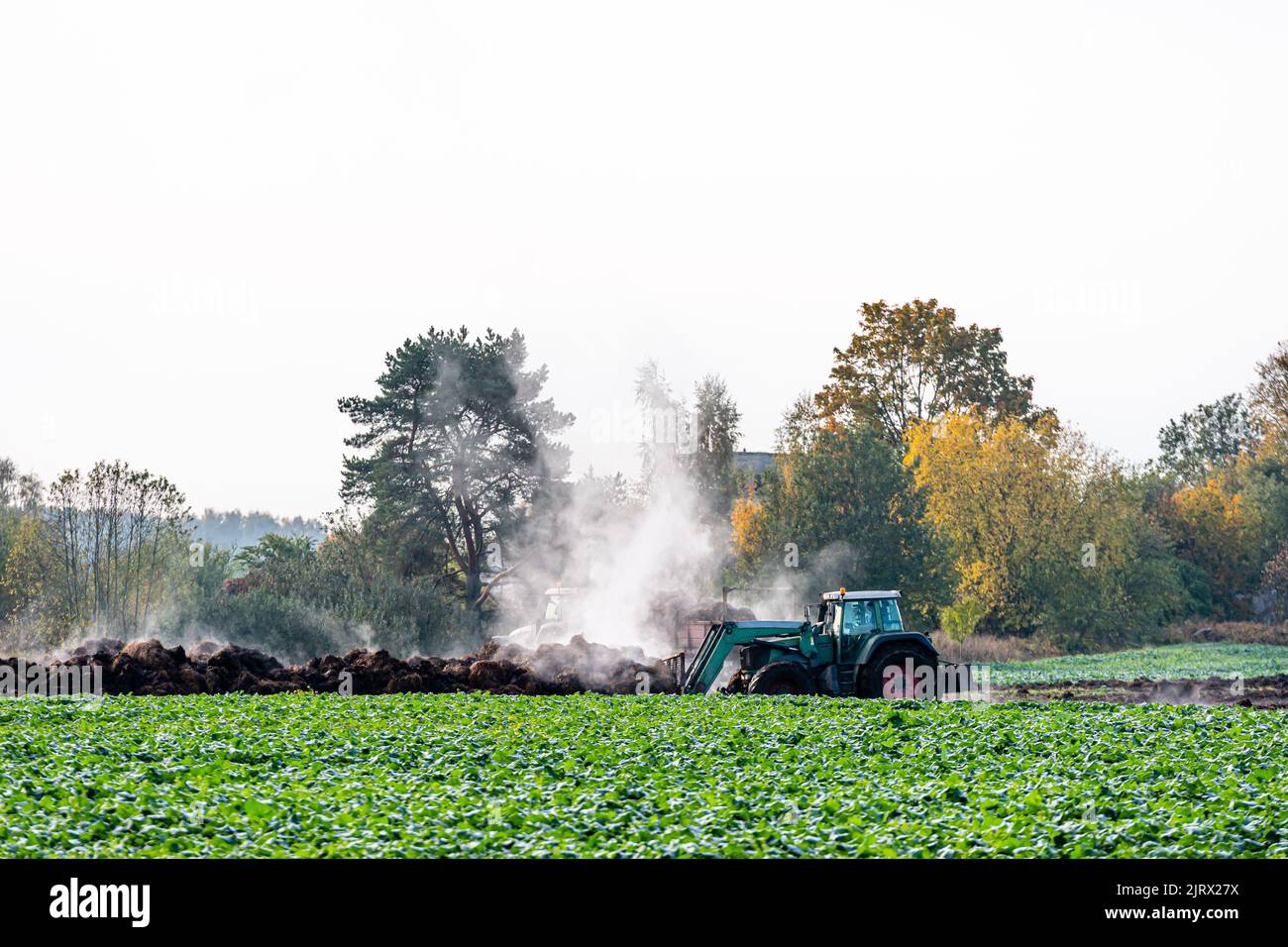Field work spreading fertilizer hi-res stock photography and images - Alamy