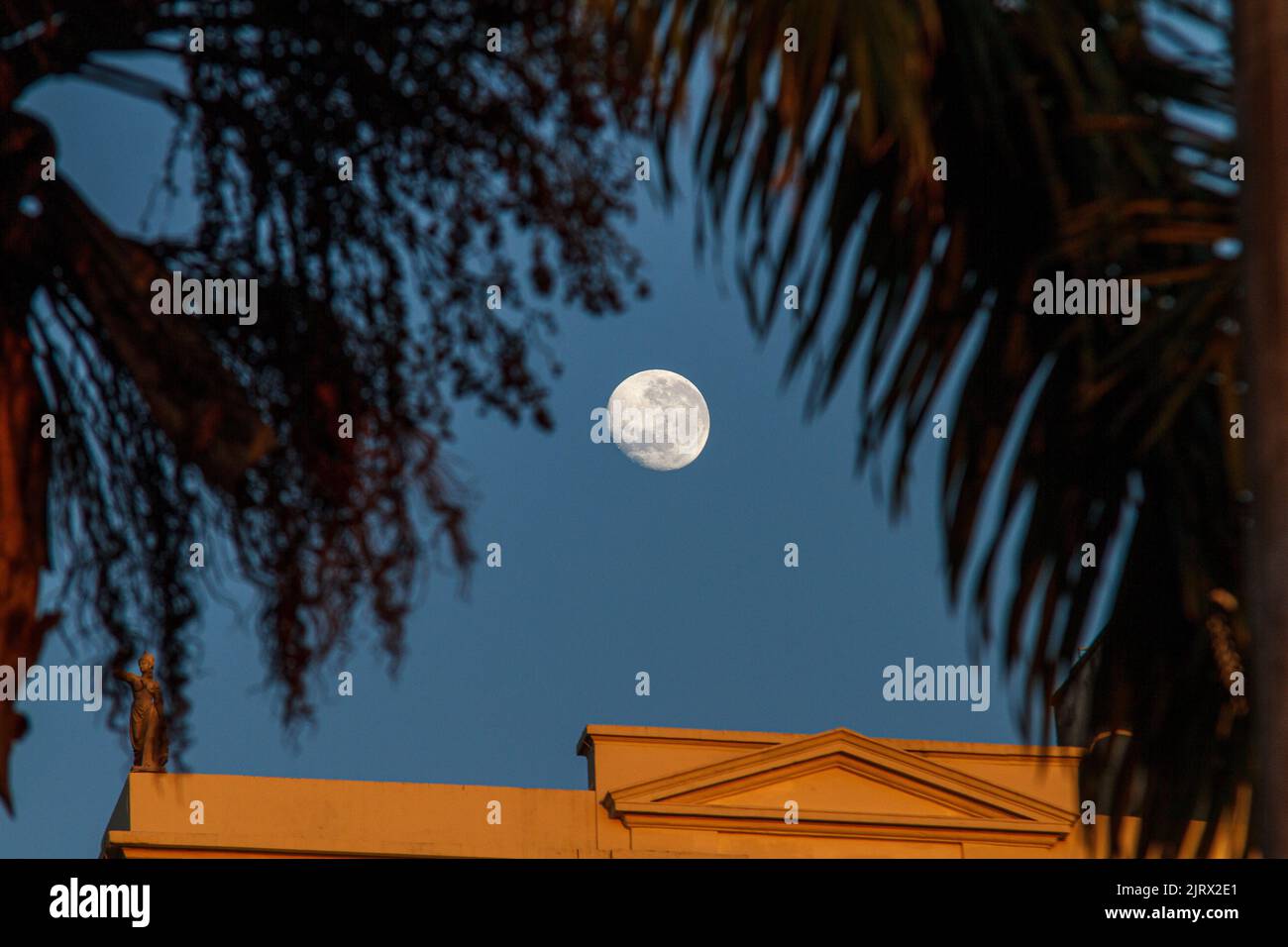moon sunset on a beautiful winter morning in Rio de Janeiro Stock Photo ...