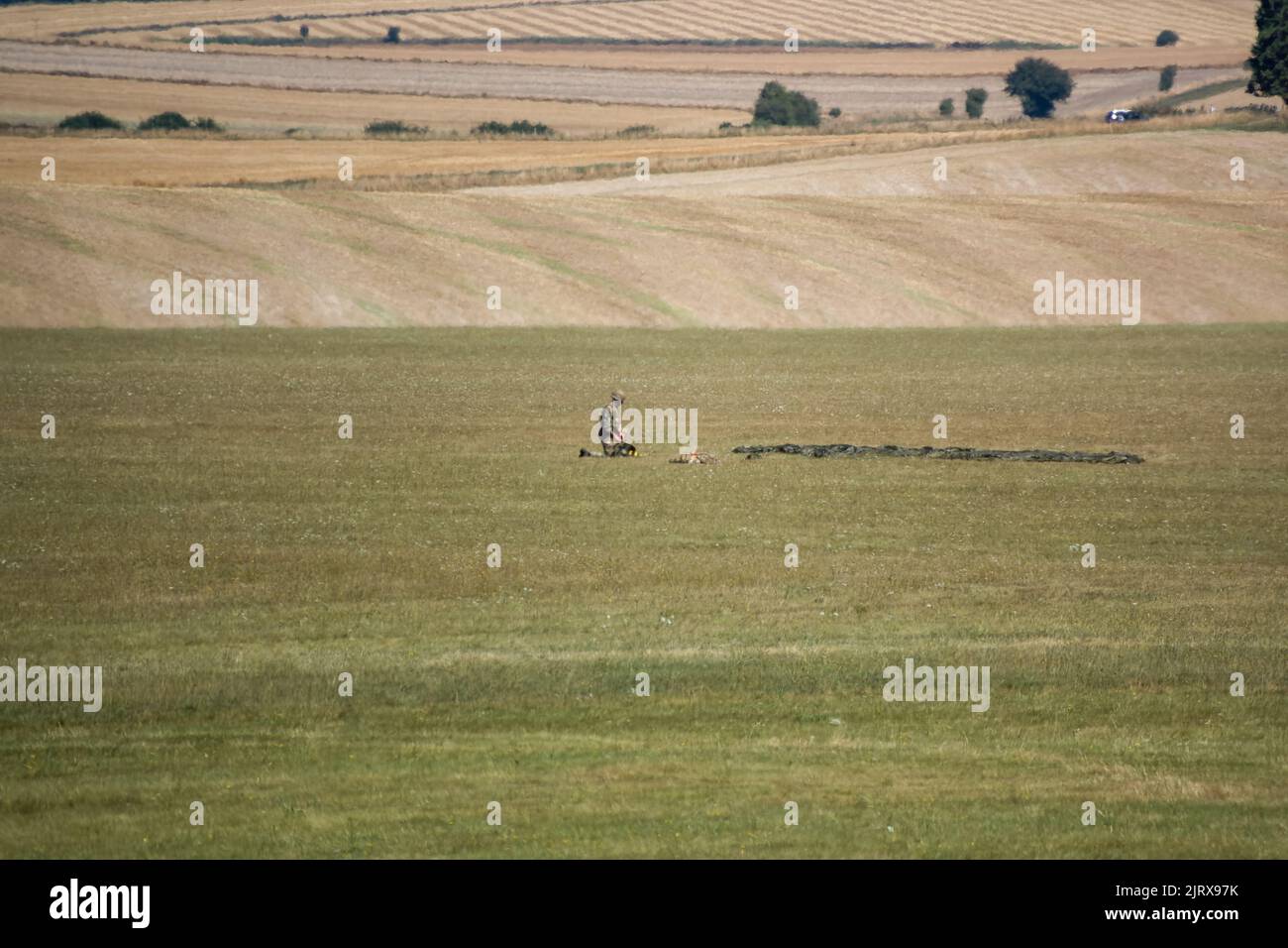 British army paratrooper preparing to move out from an airborne assault ...