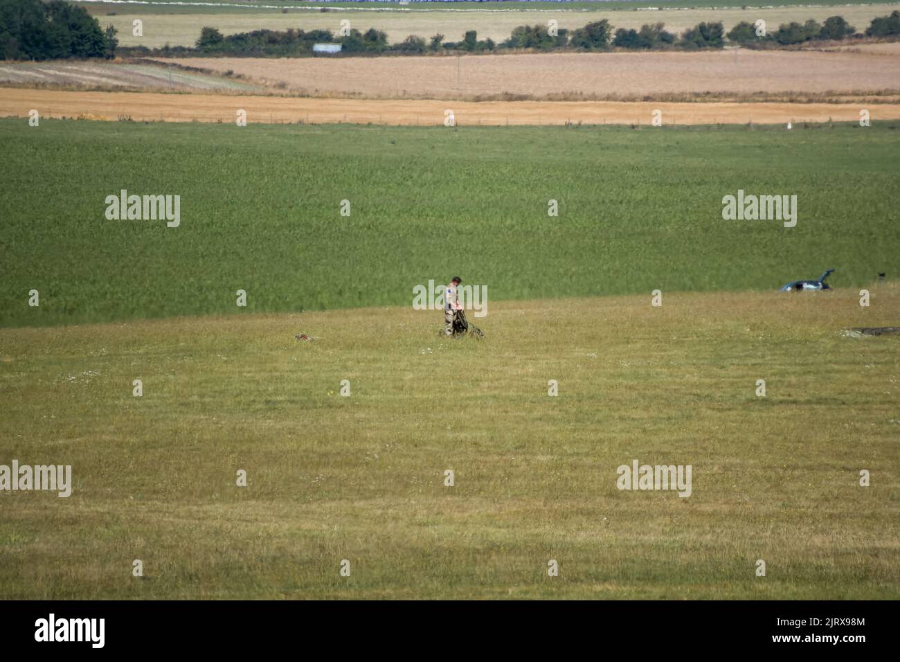 British army paratrooper preparing to move out from an airborne assault ...