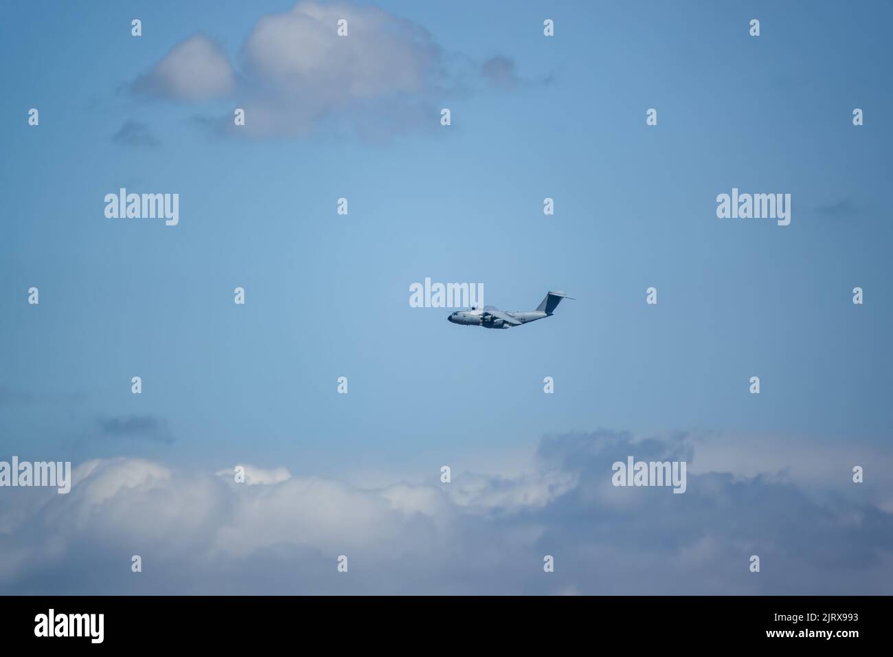 Low level parachute drop hi-res stock photography and images - Alamy