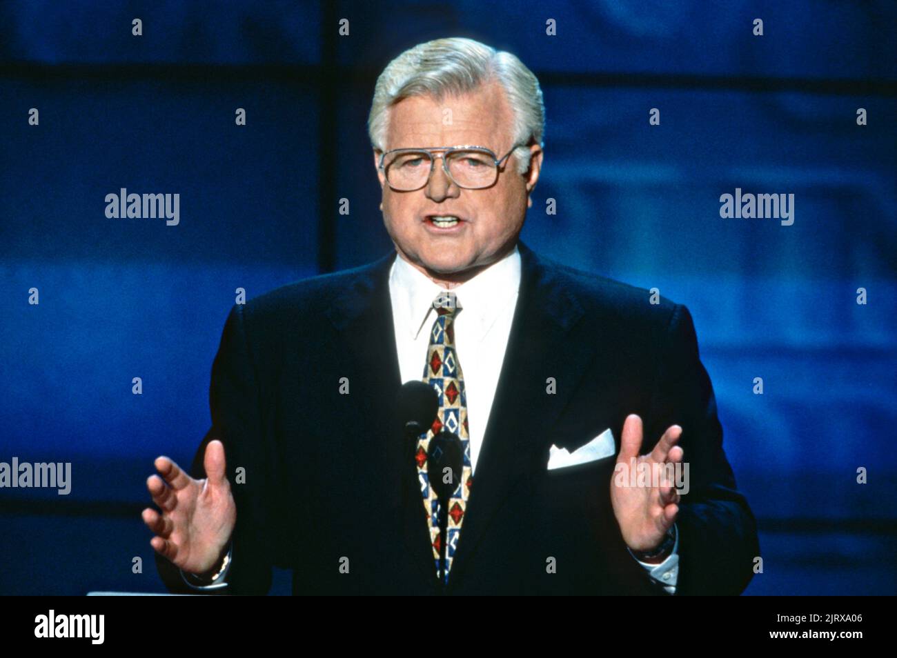 Edward kennedy 1996 hi-res stock photography and images - Alamy