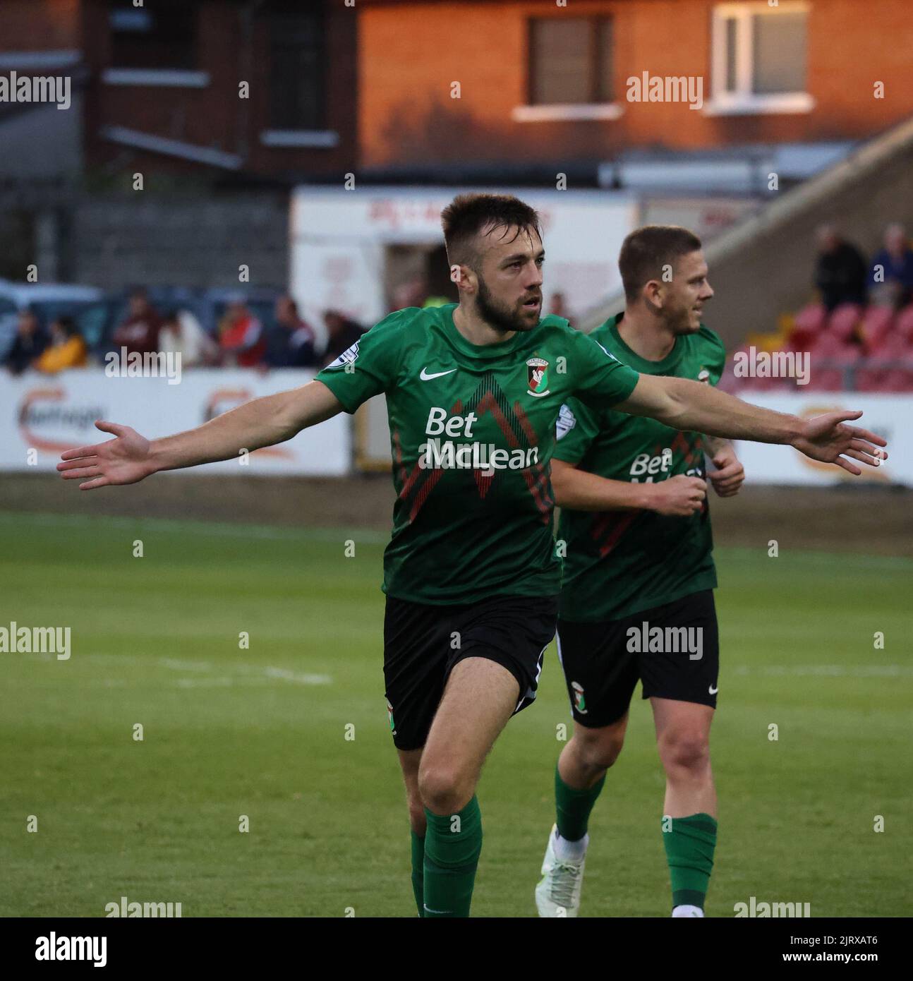 Conor mcmenamin glentoran player hi-res stock photography and images ...