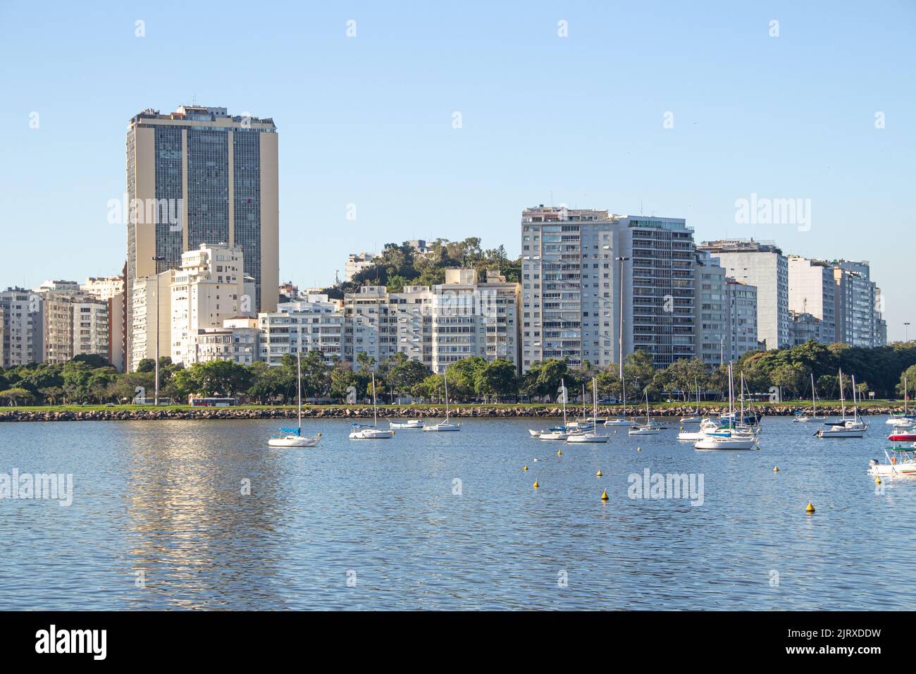 Barcos de rio hi-res stock photography and images - Alamy
