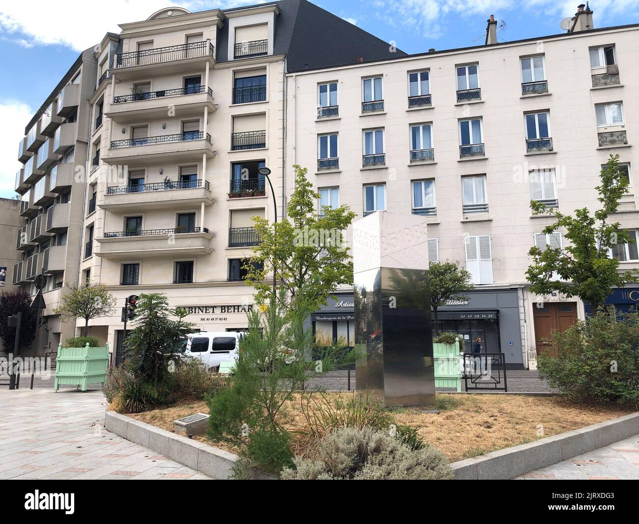 Paris france public housing project hi-res stock photography and images ...