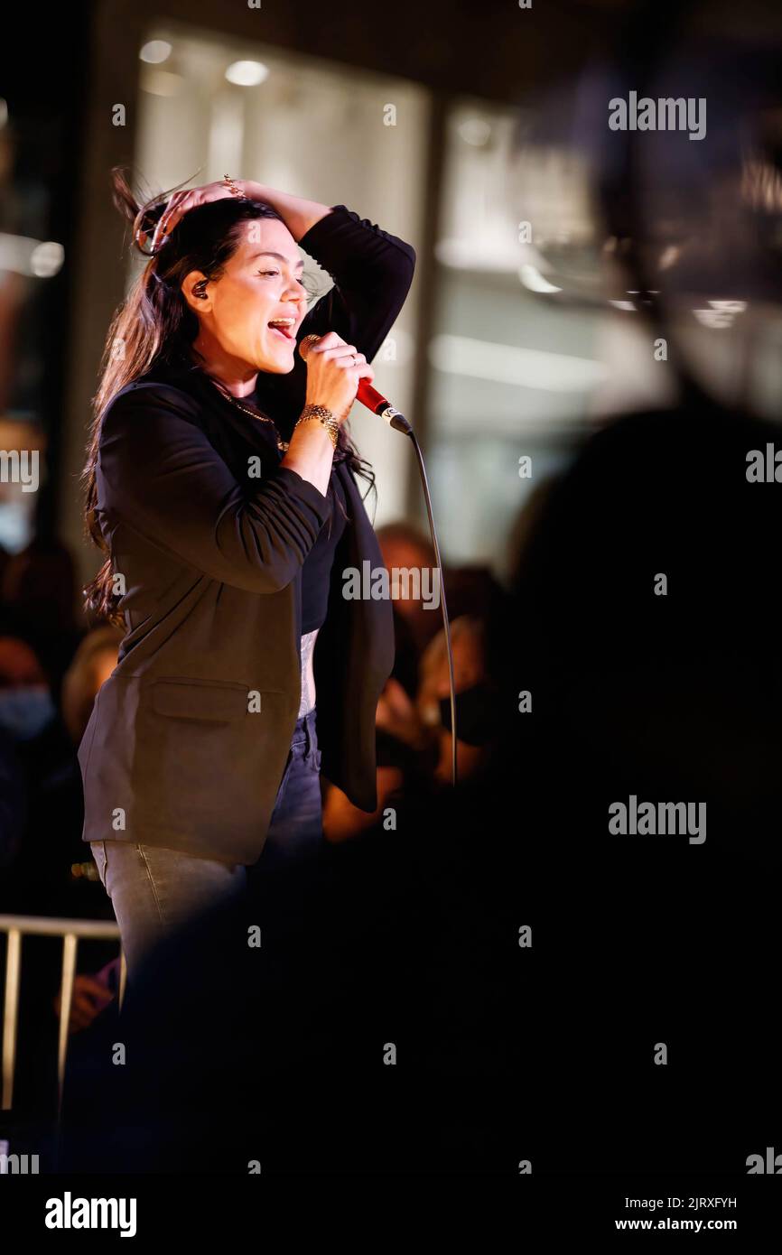 Brisbane, Australia. 26th Aug, 2022. Vanessa Amorosi and her backing ...
