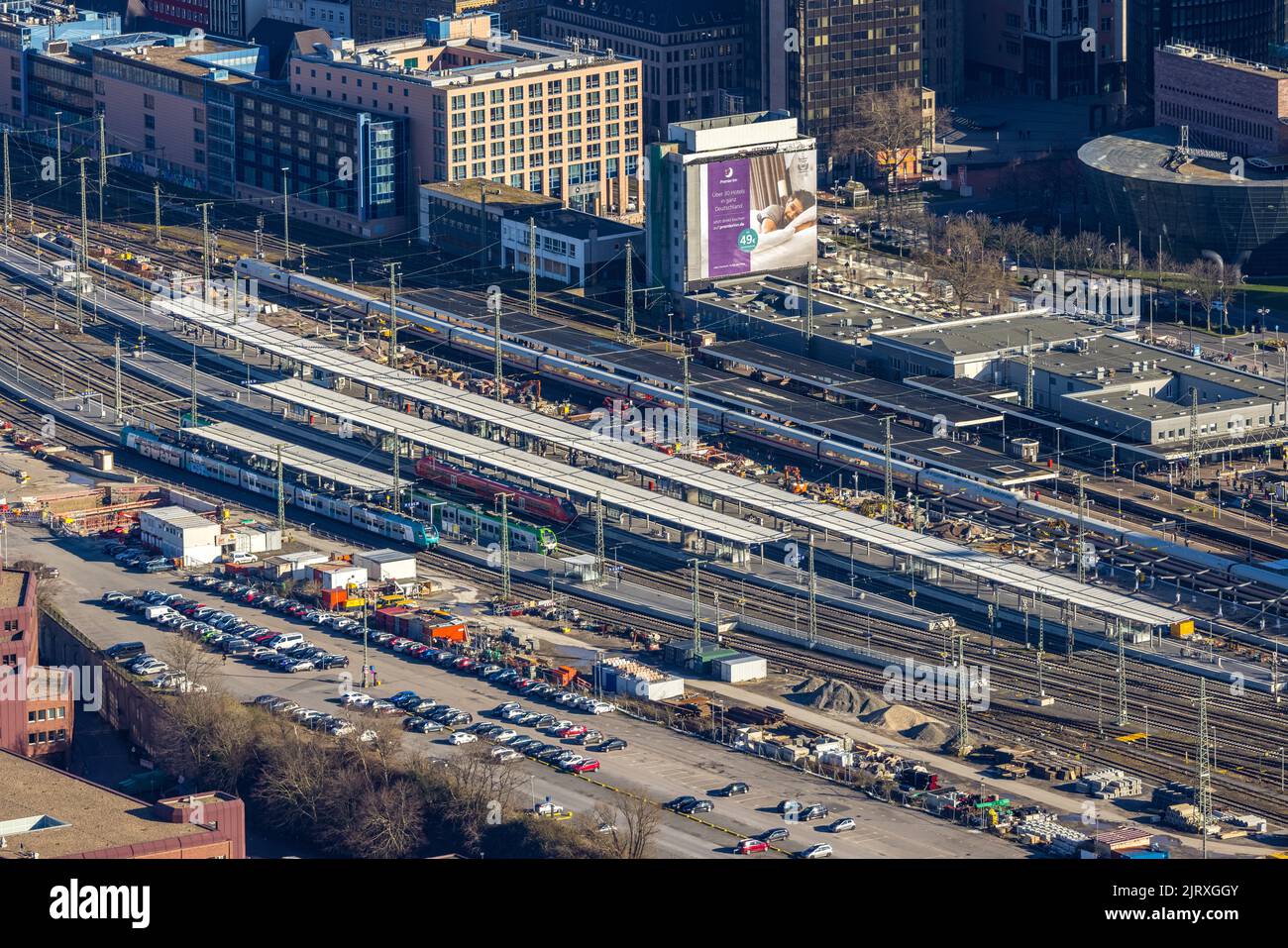 Hauptbahnhof dortmund mit baustelle bahnsteig erneuerung hi-res stock ...