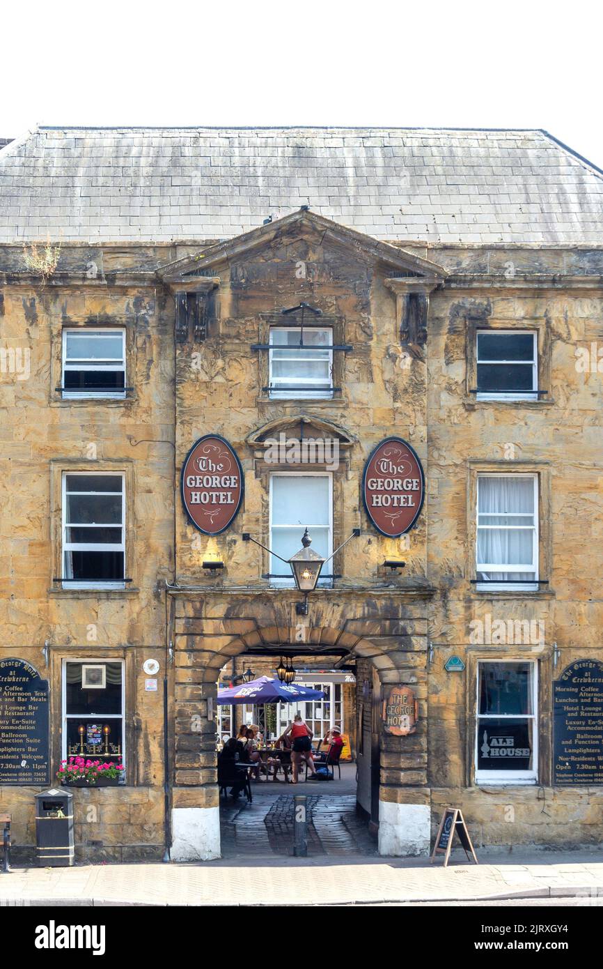 16th century the george hotel crewkerne town centre somerset mar hi-res ...