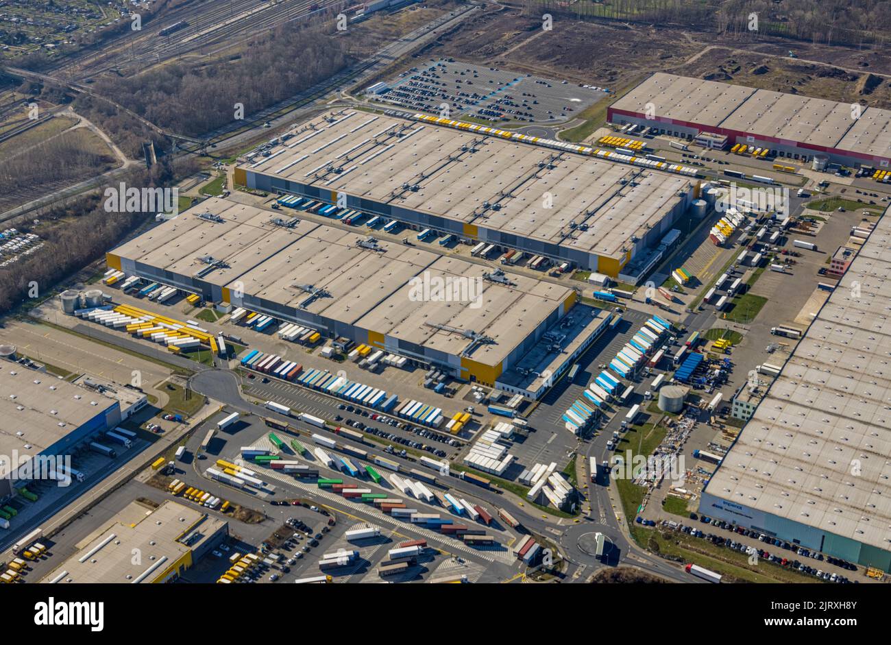 Amazon logistics in the westfalenhutte industrial park hi-res stock ...