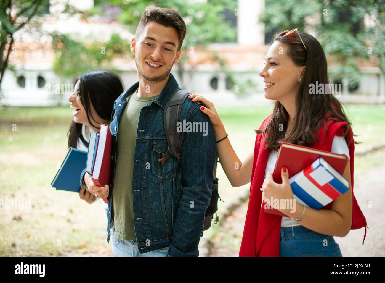 Teen students school campus hi-res stock photography and images - Alamy