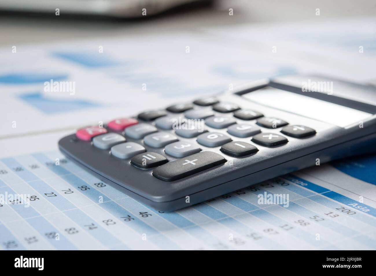 Business statistics charts diagrams hi-res stock photography and images ...