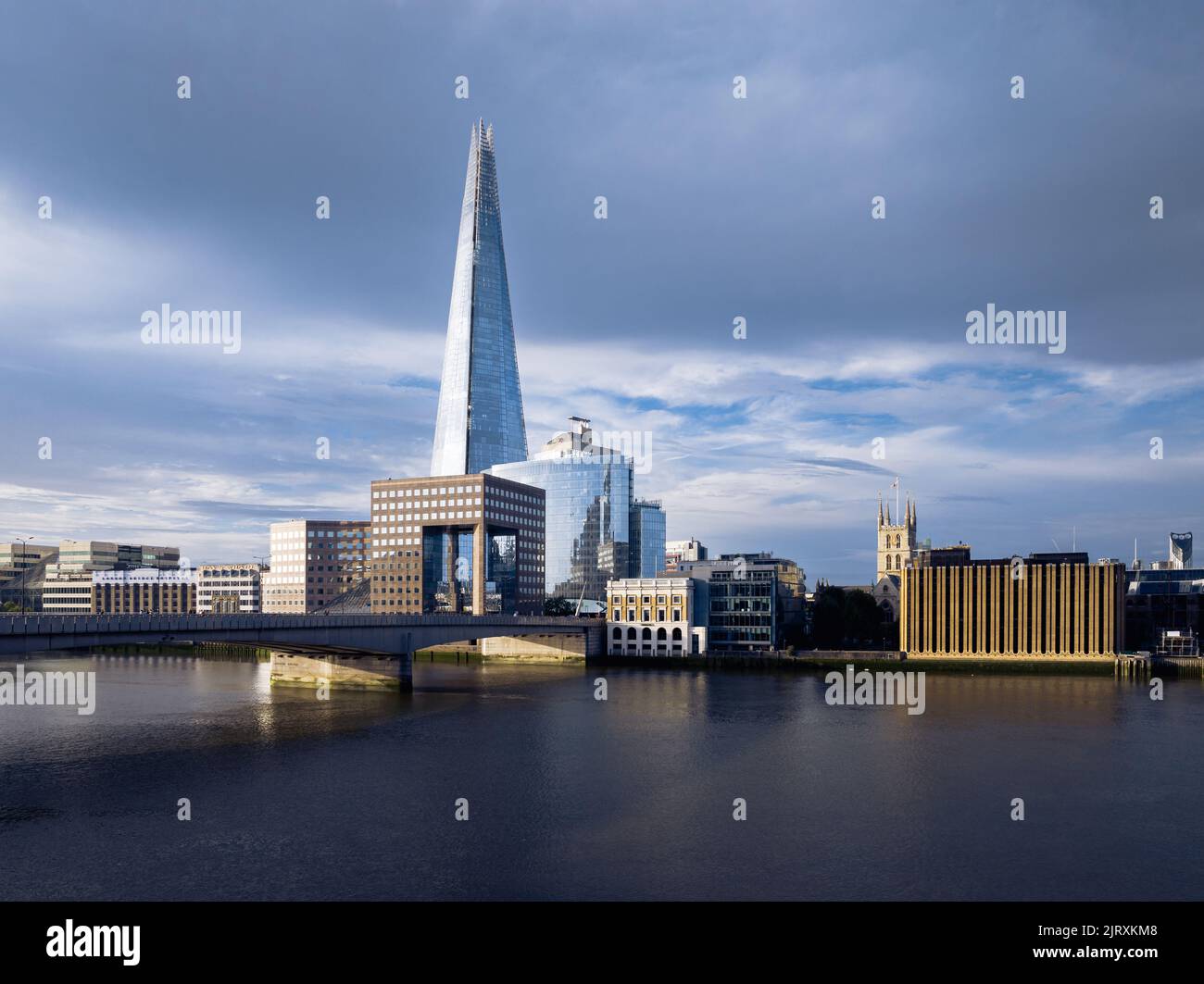 London shard drone view hi-res stock photography and images - Alamy