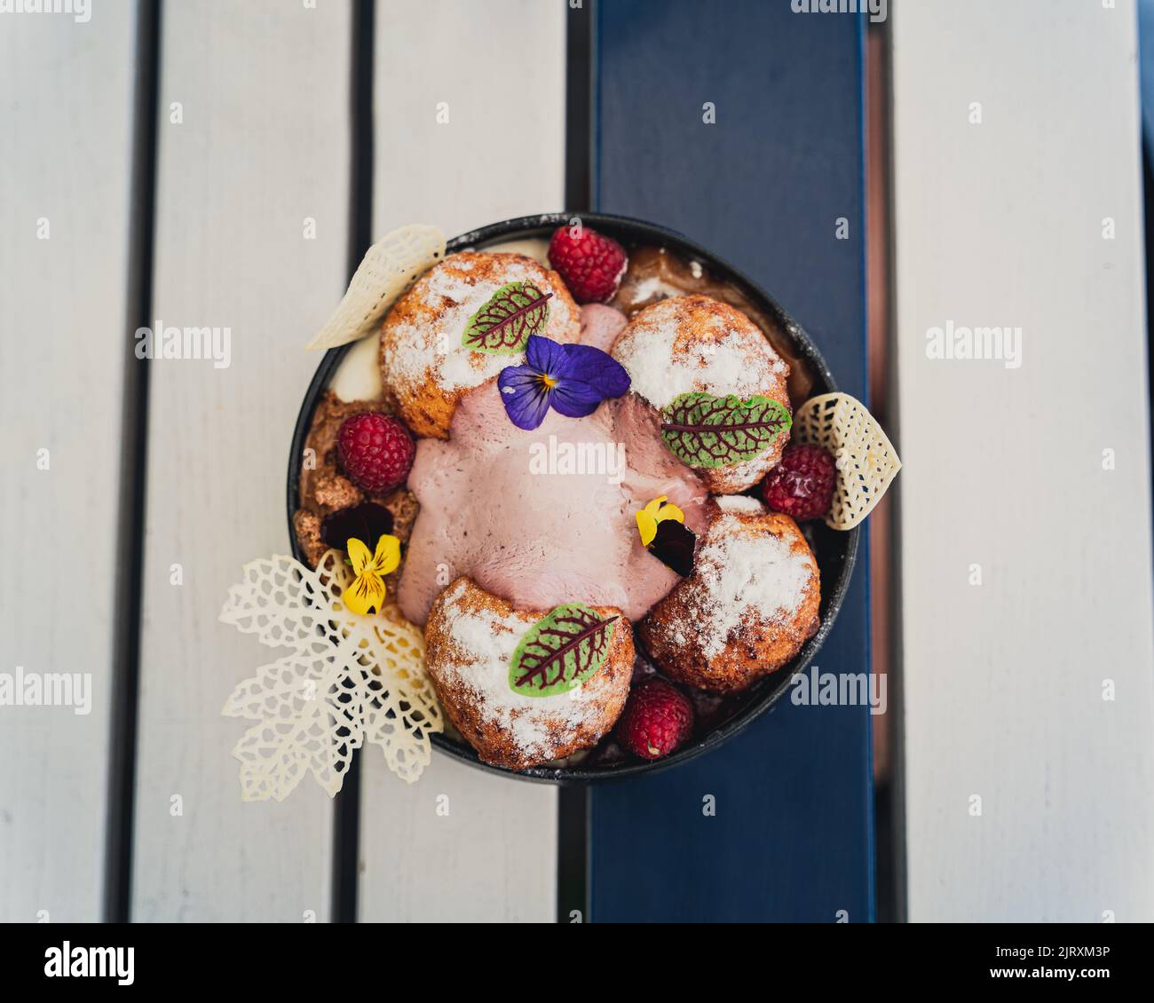 Papanasi dessert hi-res stock photography and images - Alamy