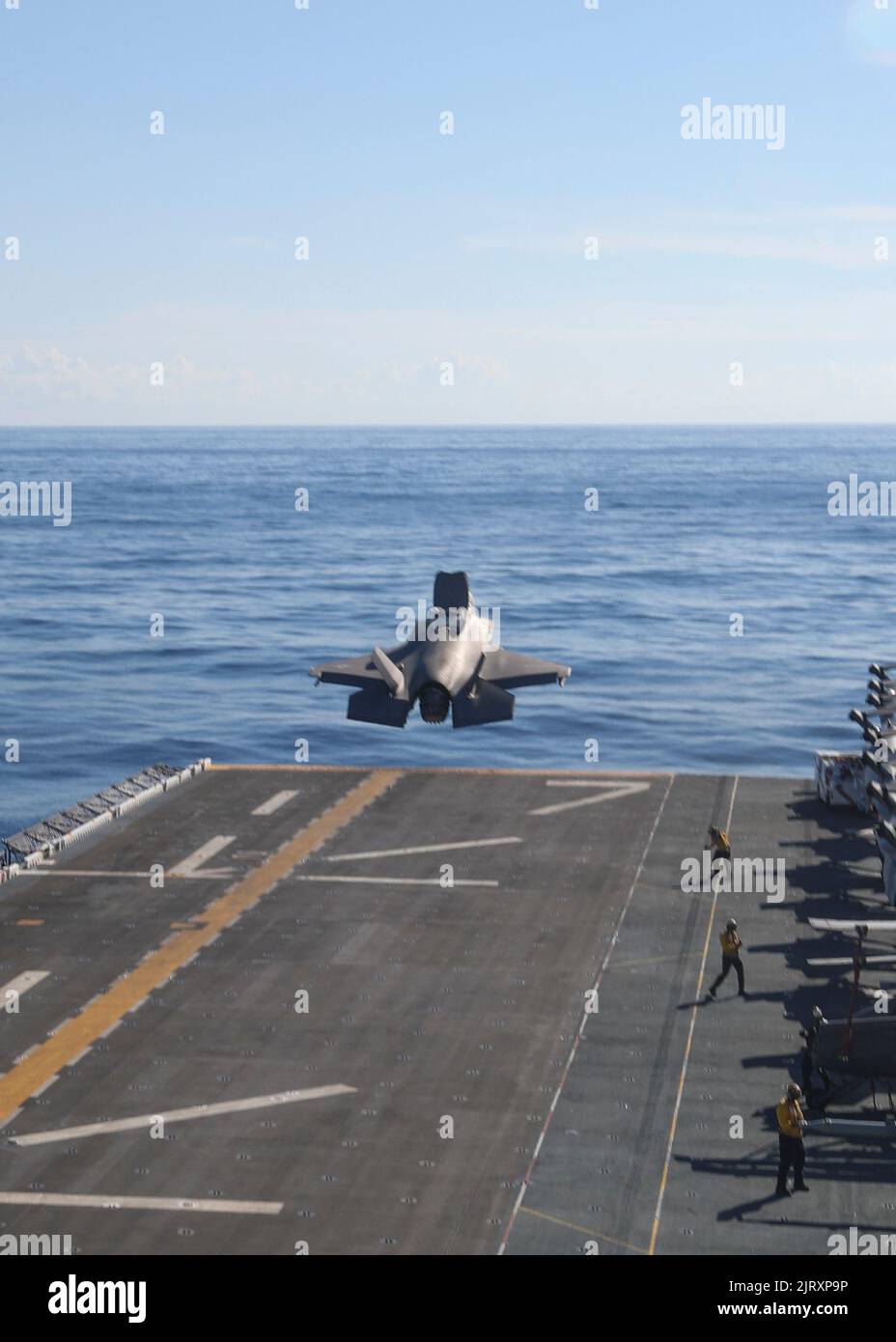 220825-N-TT639-1081 PHILIPPINE SEA (Aug. 25, 2022) – An F-35B Lightning ...