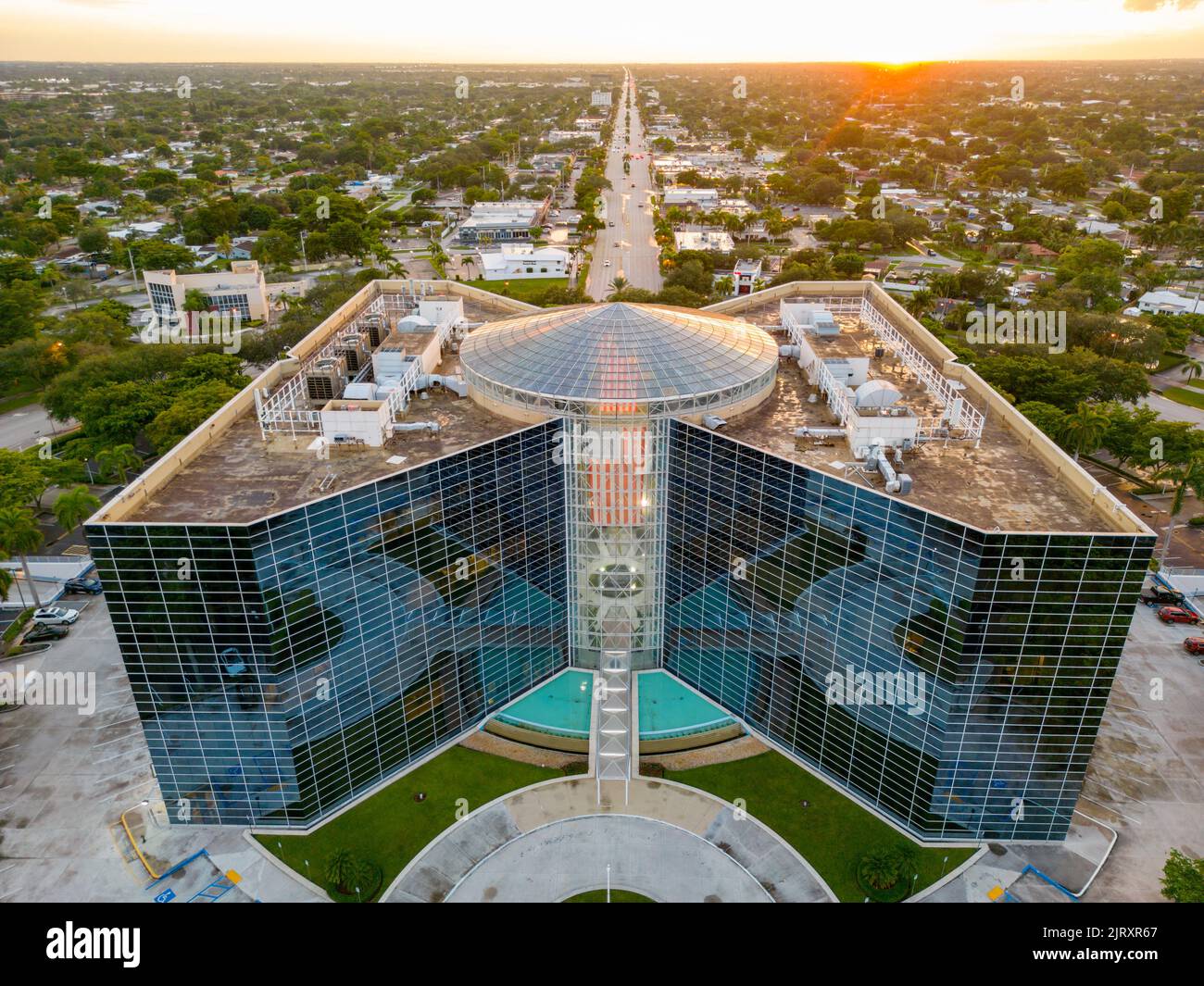 Truist bank building hi-res stock photography and images - Alamy